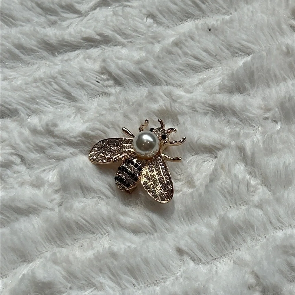 Jewelry | Pearl Gold And Black Beeyonce Hive Brooch Gold 15 Nwot | Poshmark